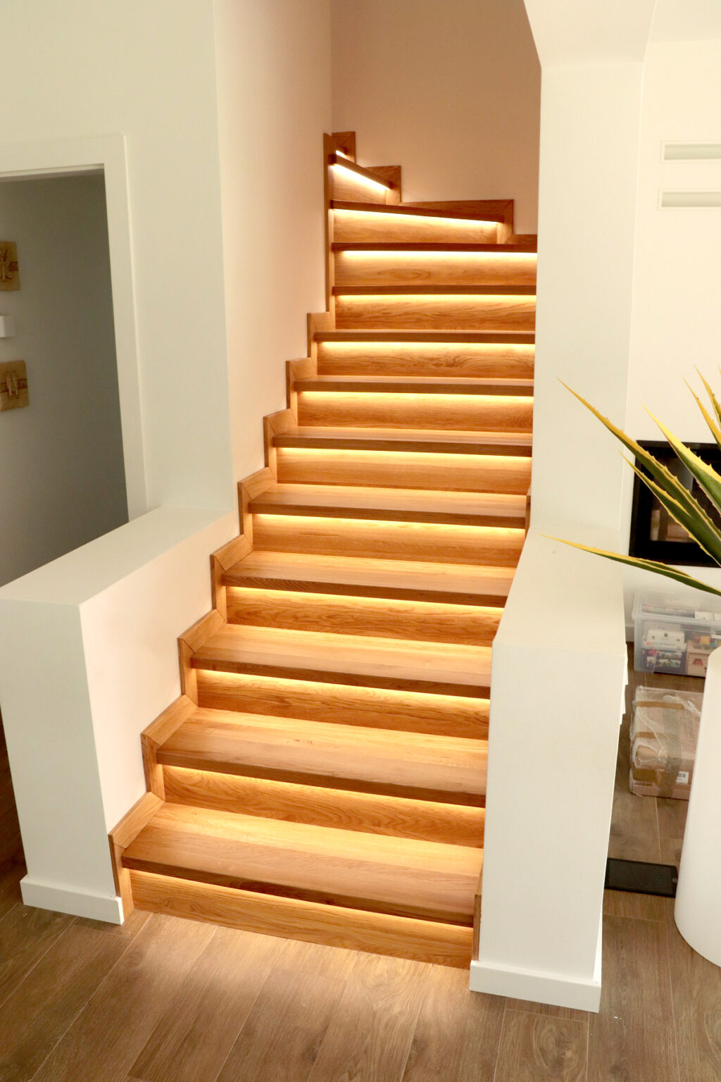 Jak wykończyć schody przy ścianie? - Schody Argo